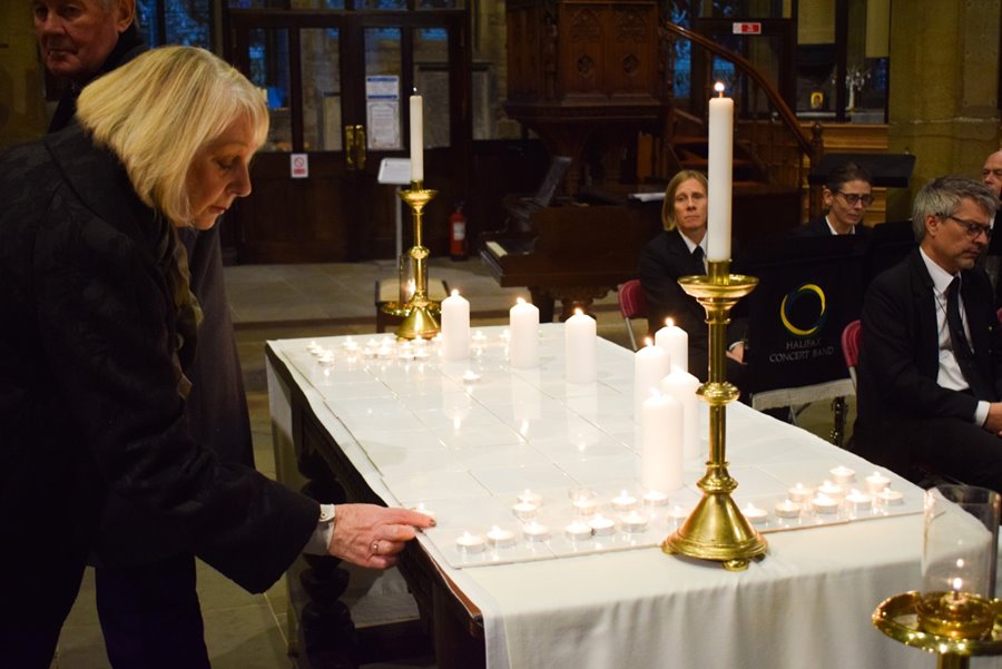 Light Up a Life at Halifax Minster - Overgate Hospice